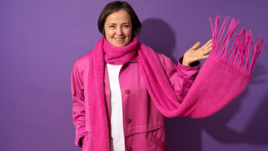 Silk vs. Wool: A Guide to Scarf Fabrics and When to Wear Them – Pop Fashion